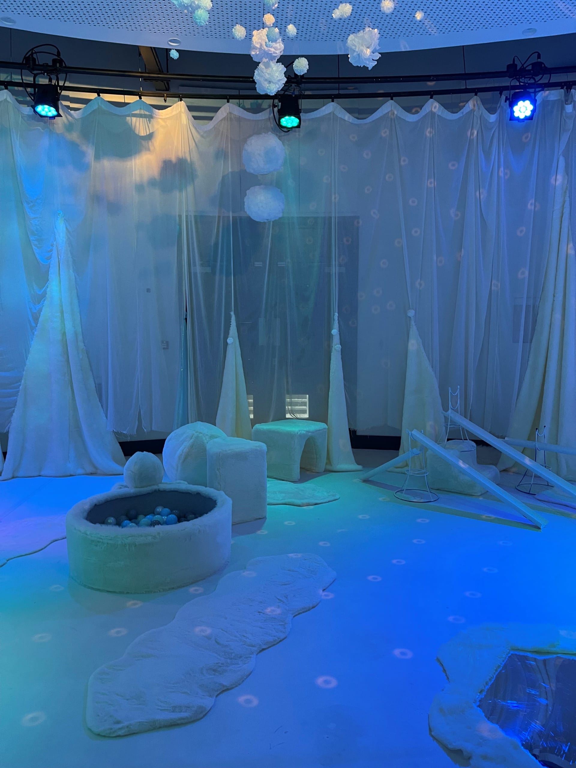 Snow Play - Theatre Hullabaloo