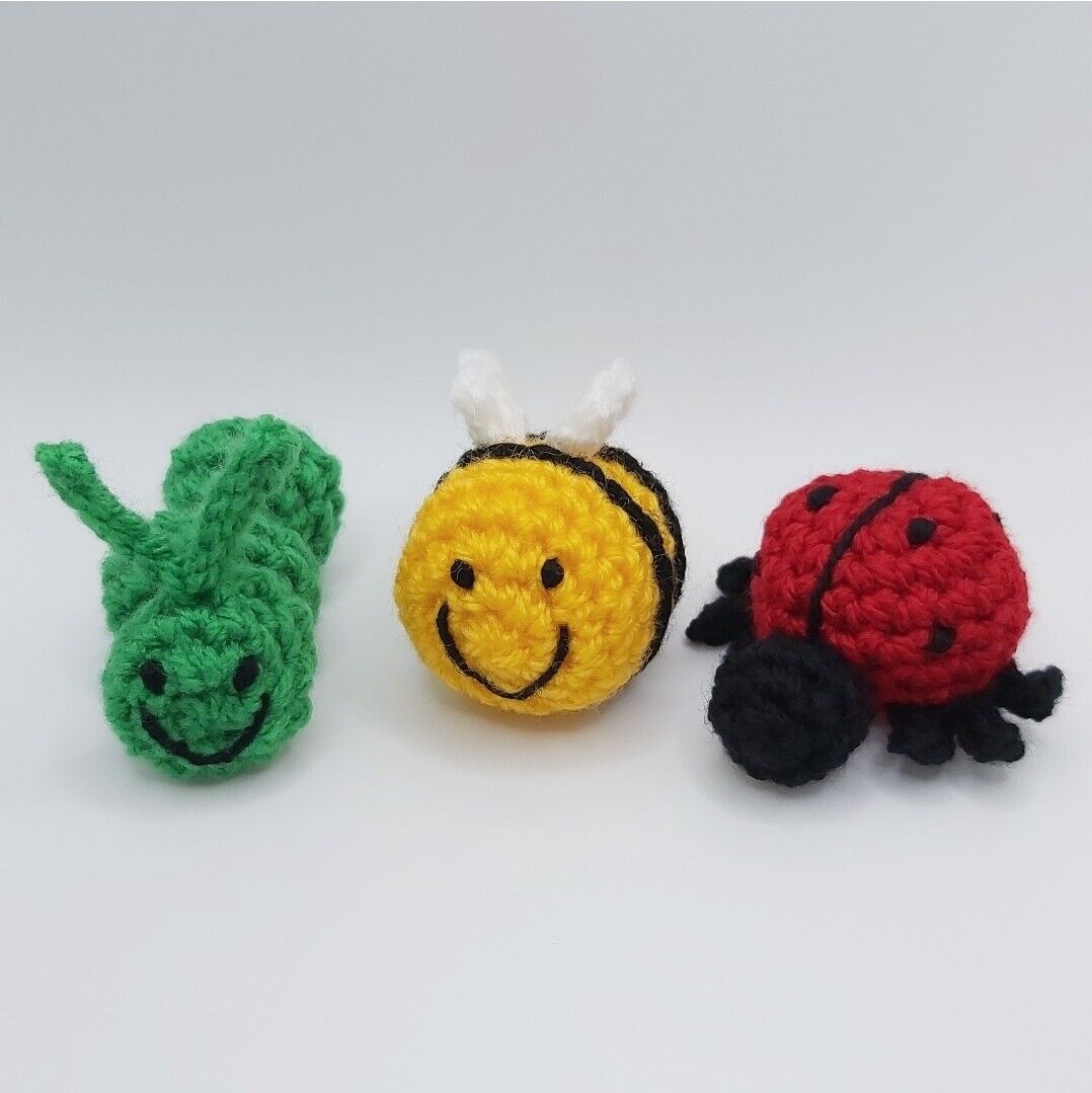 Caught the knitting bug? Help out The Hullabaloo! - Theatre Hullabaloo